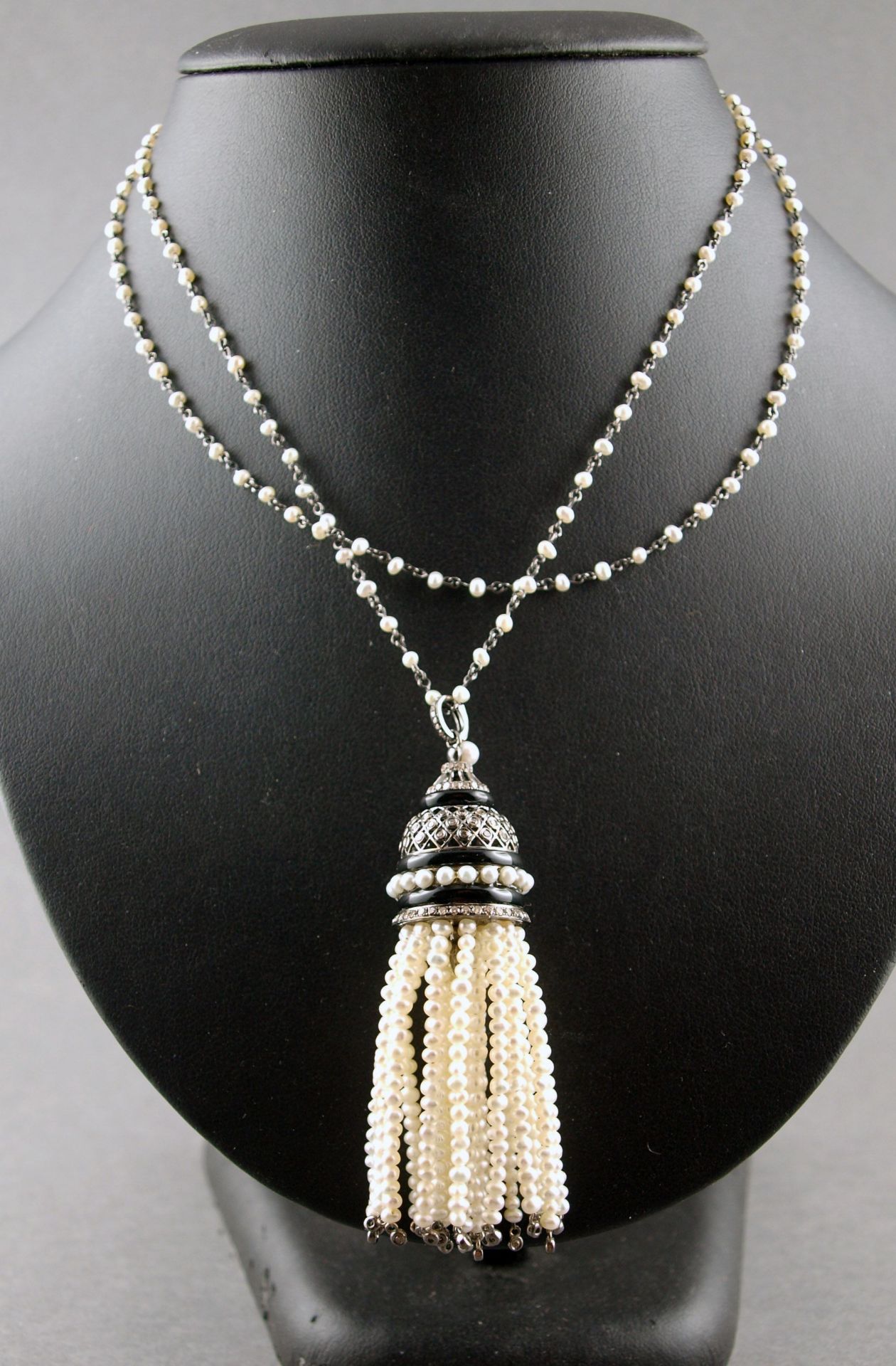 La vente des colliers de perles de culture d'occasion