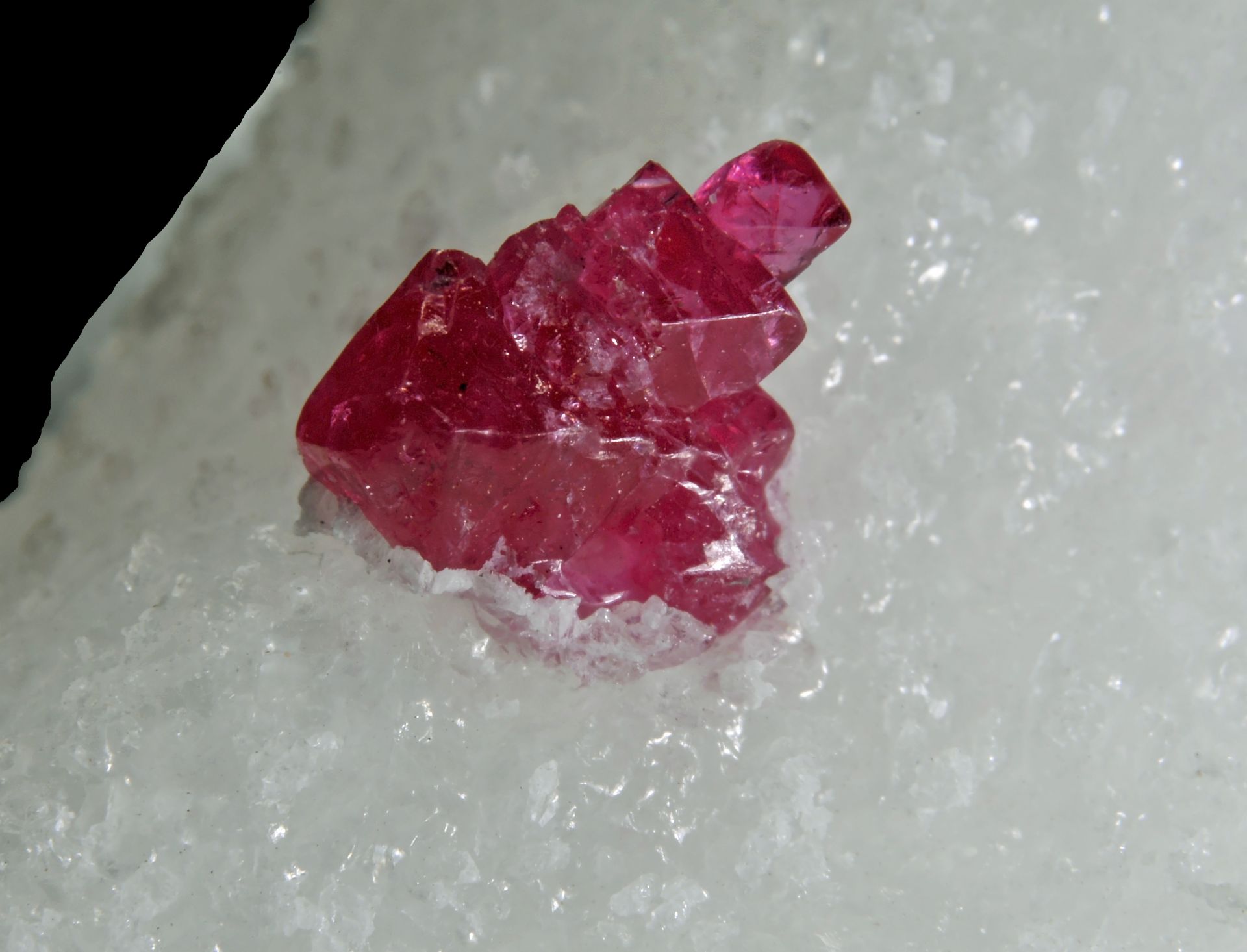 Estimation Pierre de Spinelle | Expertise Gratuite sous 48H