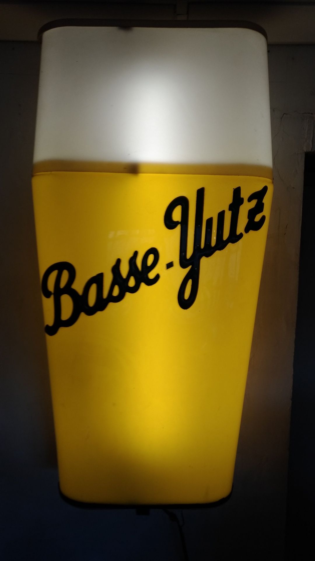enseigne lumineuse bière BASSE YUTZ | Demandez une estimation